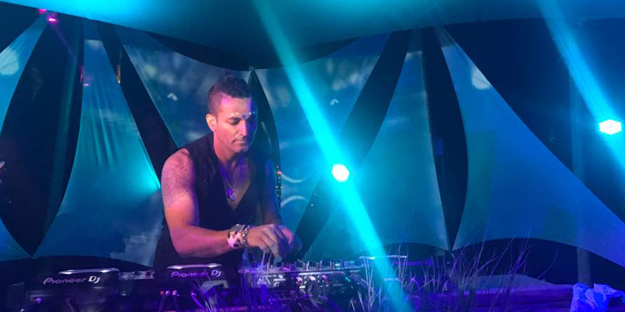 Dj Zeb – Dj Zeb Official